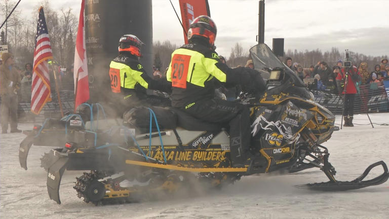 Iron Dog 2025: Pro Class leaders reach halfway point in Nome