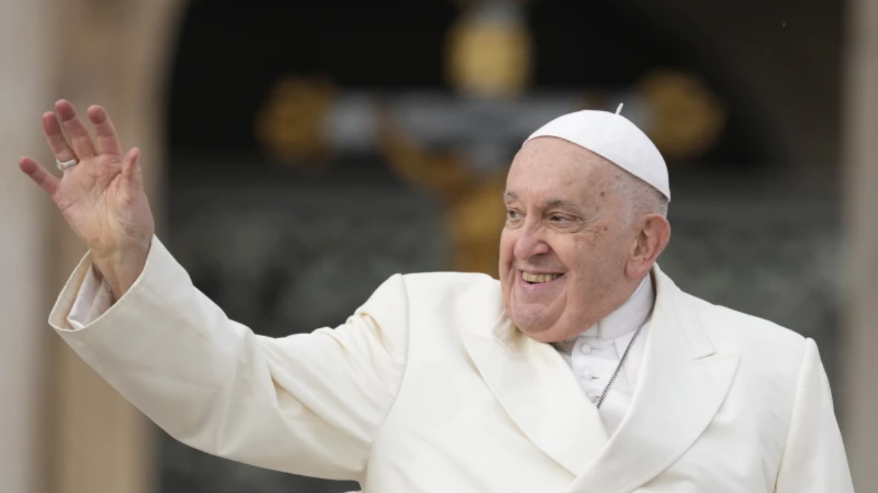 Pope Francis Has 'Only One Lung'? Claims Surface Amid Pneumonia Diagnosis