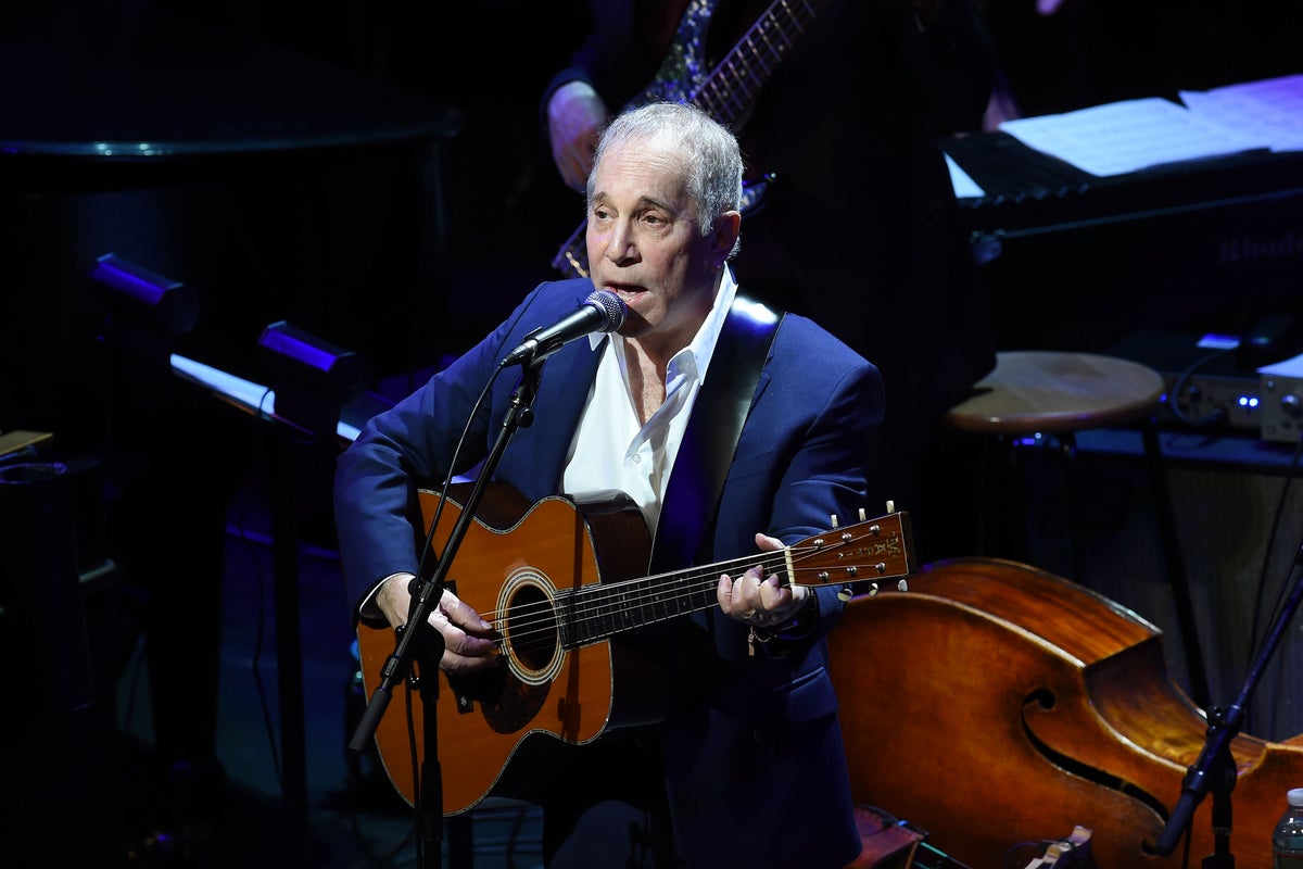 Paul Simon announces surprise new tour after retiring in 2018