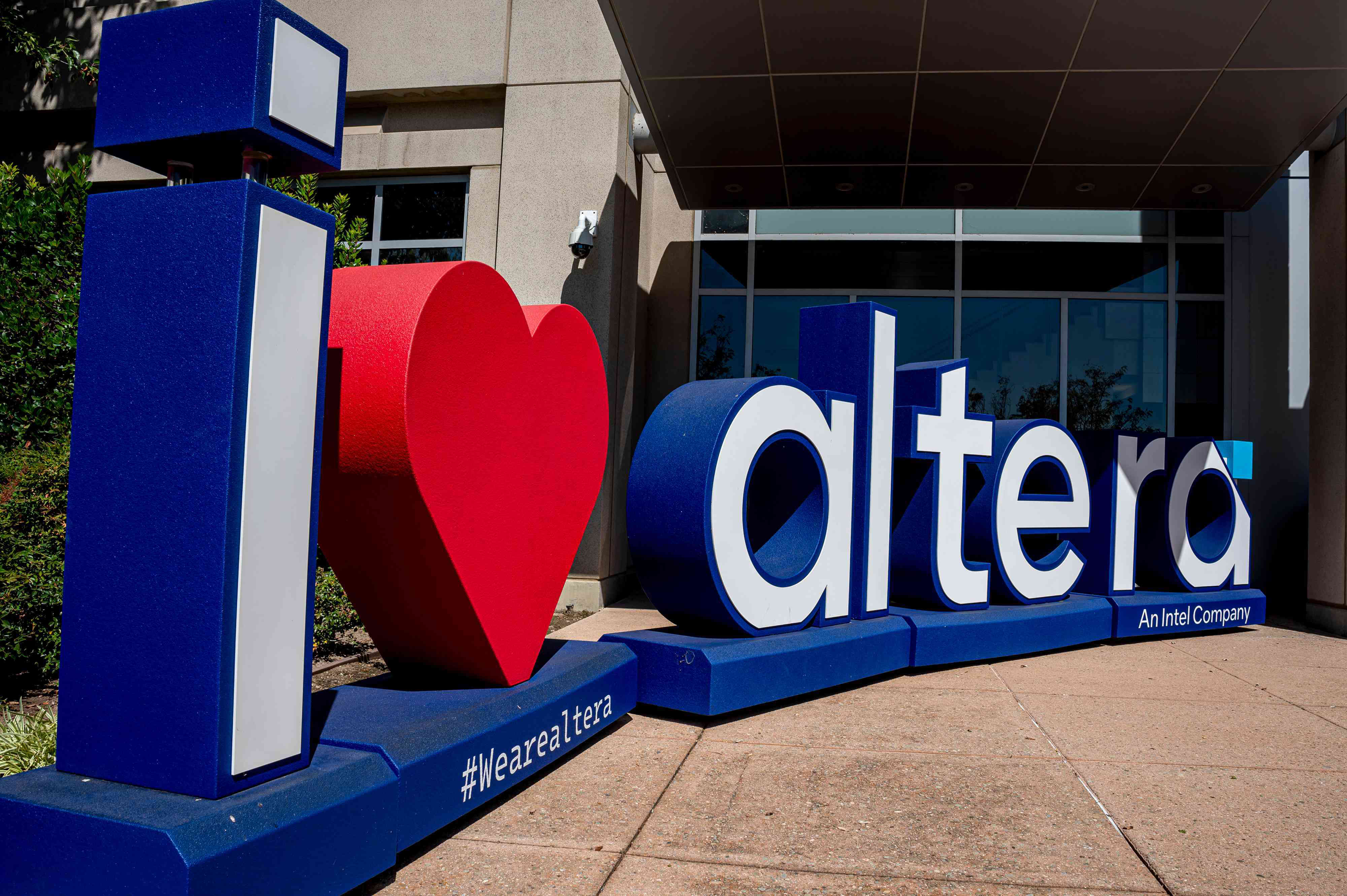 Intel Could Soon Sell Majority Stake in Its Altera Programmable Chip Unit Intel Could Soon Sell Majority Stake in Its Altera Programmable Chip Unit