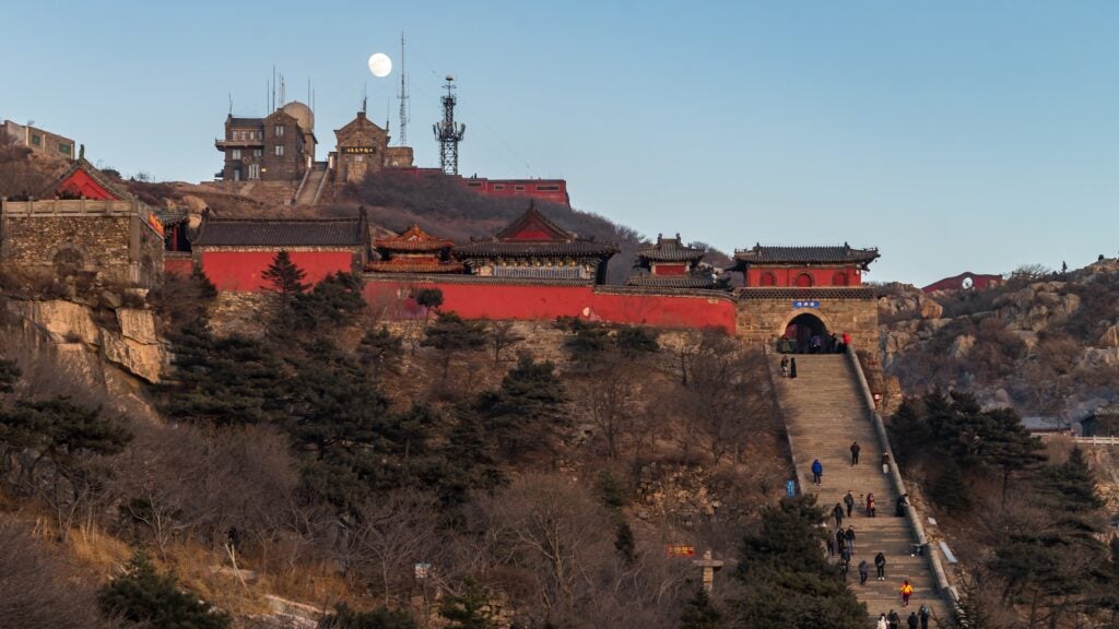 AI-Powered Robotic Exoskeletons Are Helping Hikers Go Farther In China