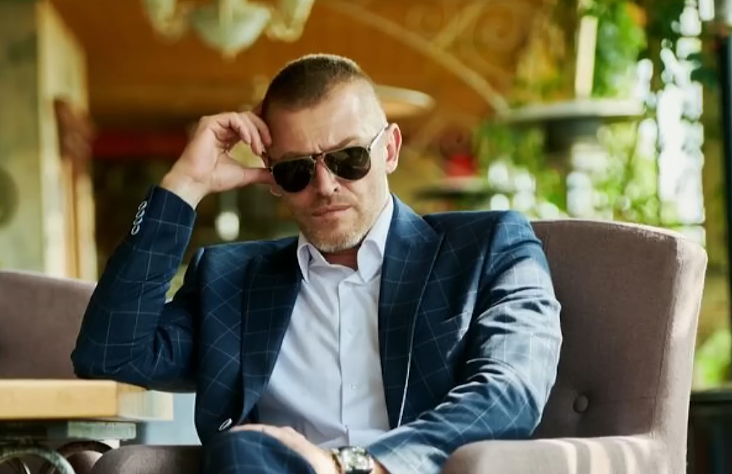 Millionaire Makes Flight Attendant Cry on Plane—What an Old Lady Did to ...