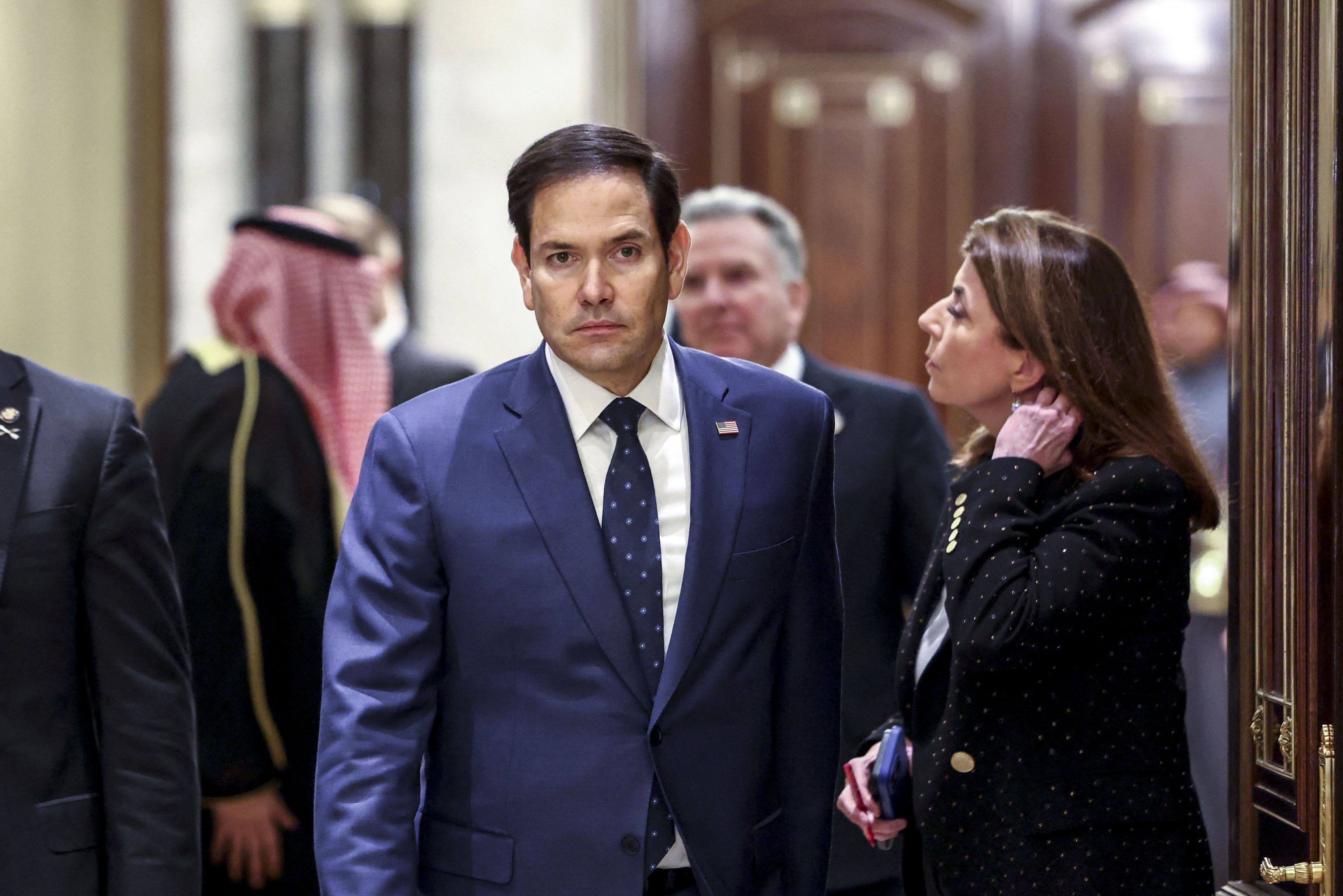 Rubio Says Sanctions Stay for Now as Trump Eyes Putin Summit