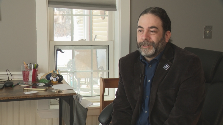 Mainer sounds alarm as thousands of federal workers are impacted by HHS ...