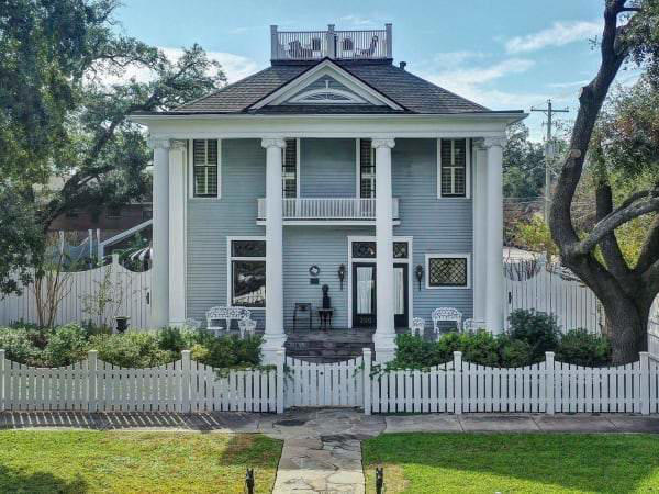 Legendary Houston caterer's gorgeous Greek Revival on sale for $2.95 ...