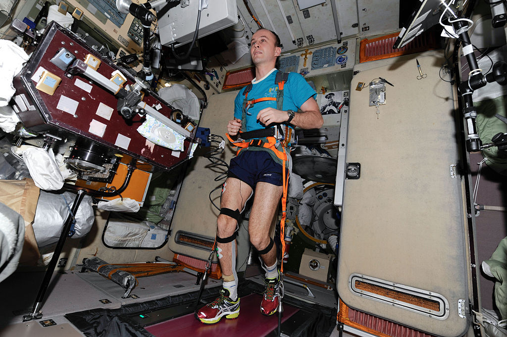 20 weird things that happen in space