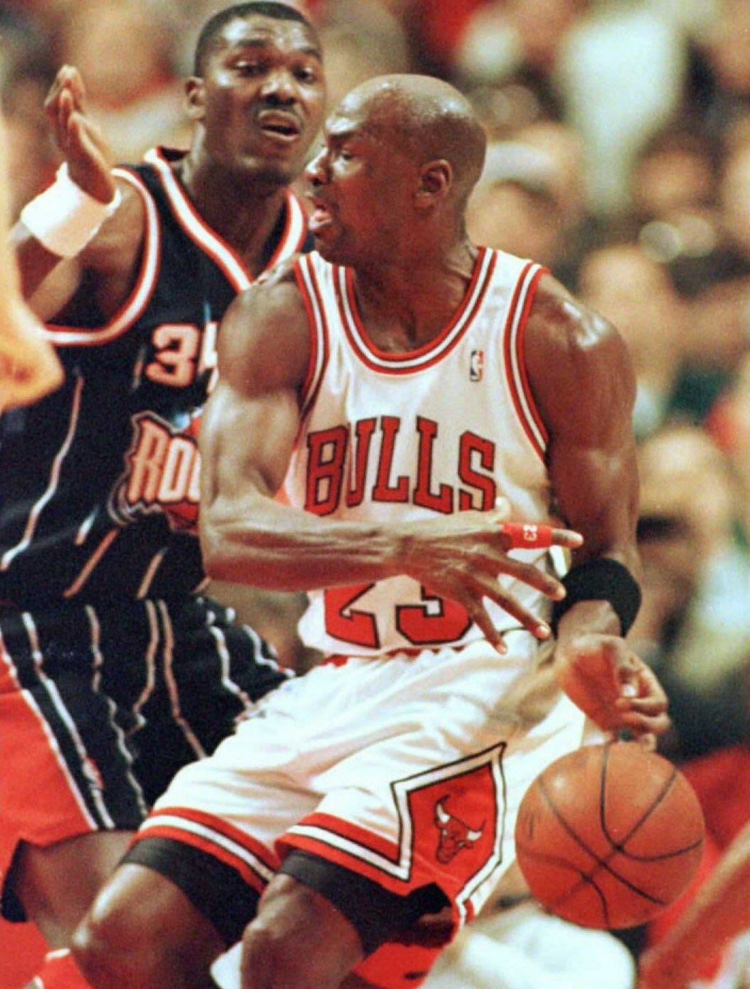 20 greatest defensive centers ever: The HoopsHype list