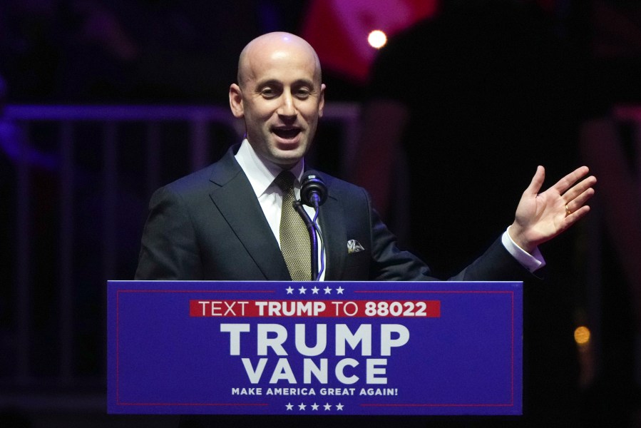 Stephen Miller yells at CNN anchor over questions about DOGE