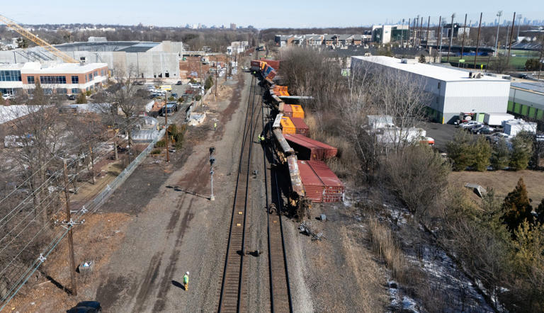 Freight train derailment disrupts NJ Transit rail service