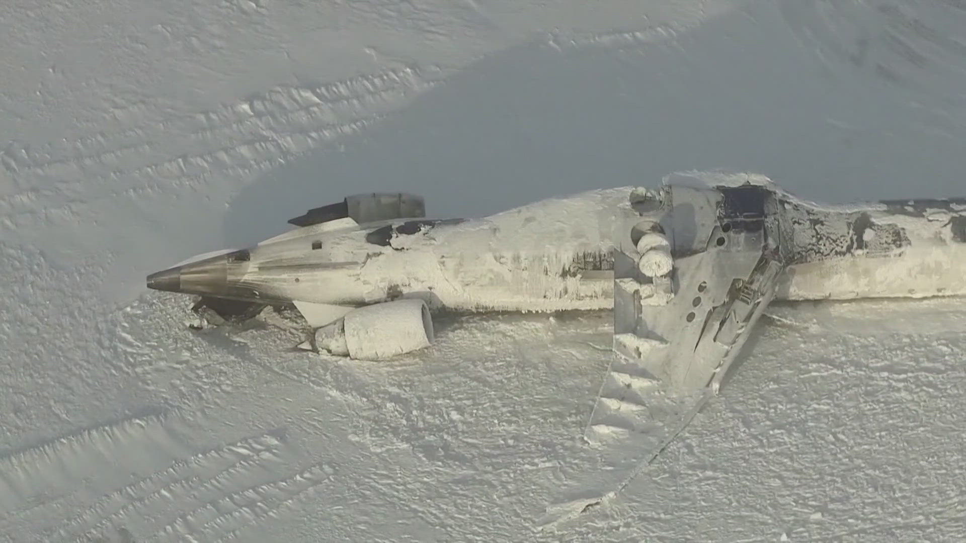 New video shows Delta Air Lines jet flipping upside down after crash ...