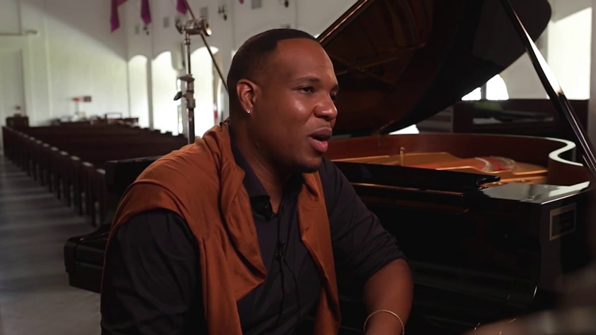 World-renowned opera singer Angel Refusé inspires the next generation