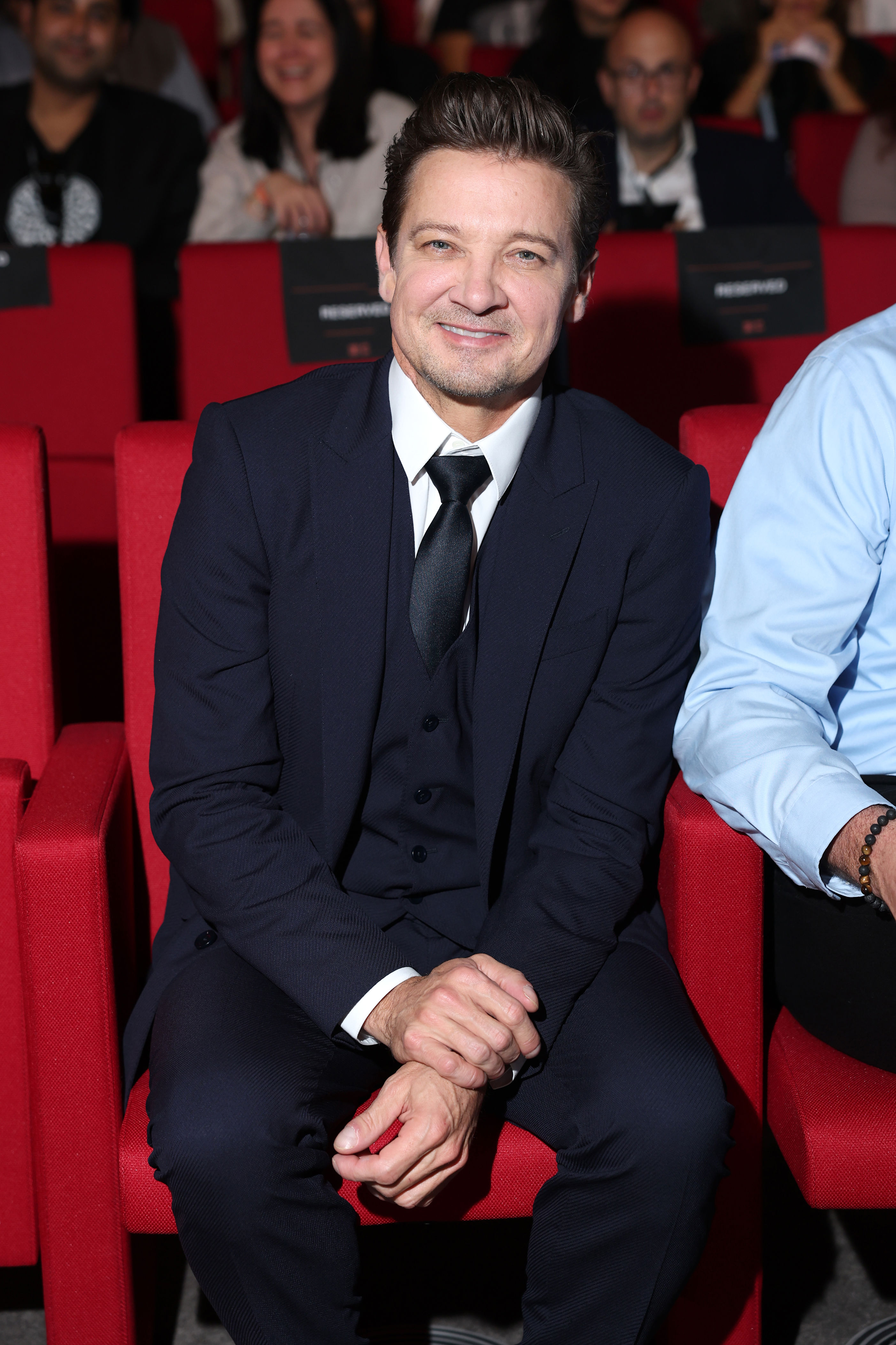Jeremy Renner, 54, quietly dated influencer CC Mason, 26, while ...