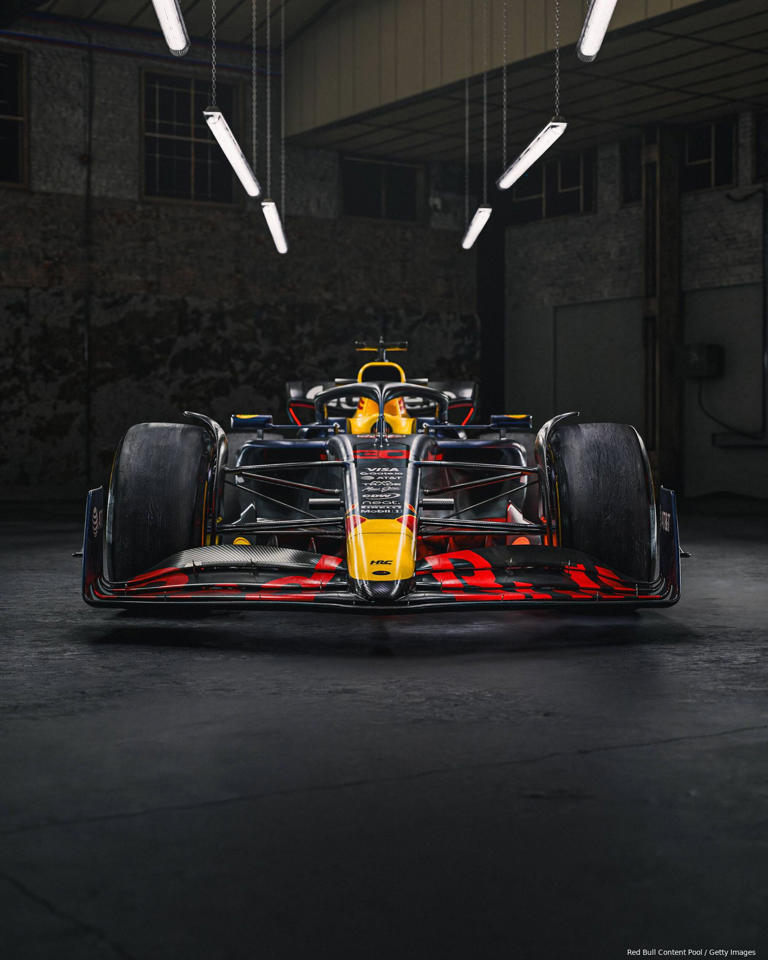 Red Bull licht tipje van de sluier op bij 2025-auto met studiofoto's