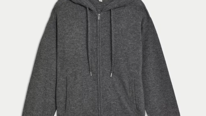 ‘Bridget Jones' Costume Designer on Recreating Those Iconic Penguin ...