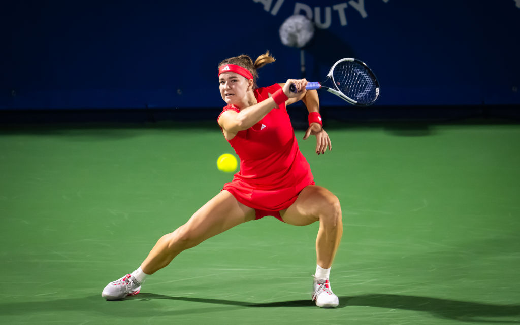 Emma Raducanu in tears as spectator displaying 'fixated behaviour ...