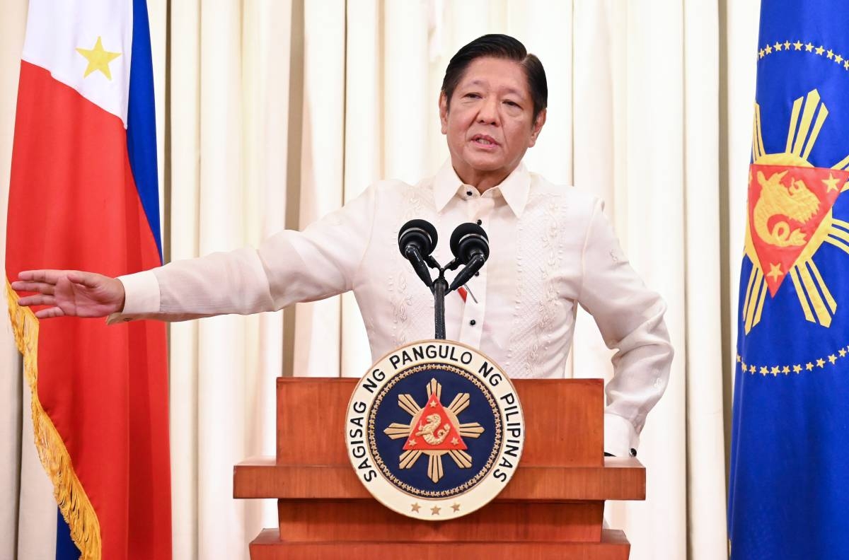 Marcos signs law fixing PCG chief's term