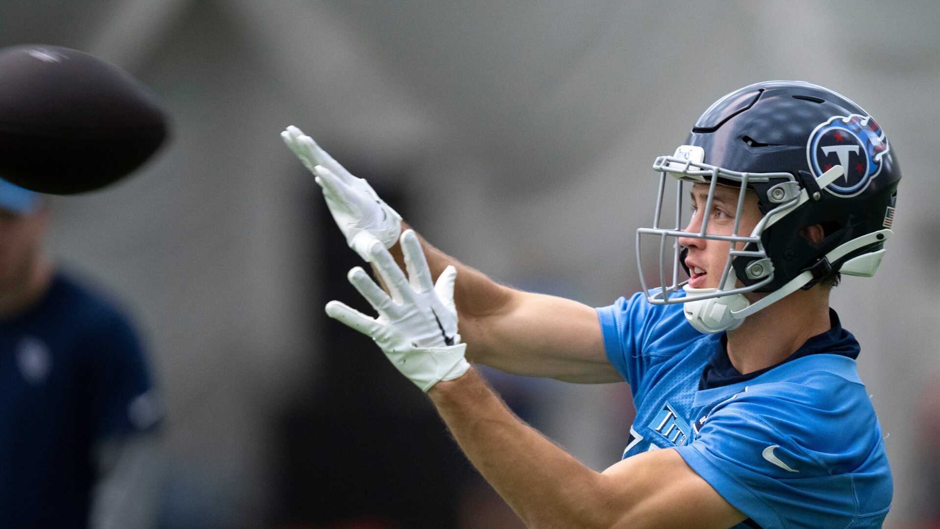 Raiders sign WR Kyle Phillips