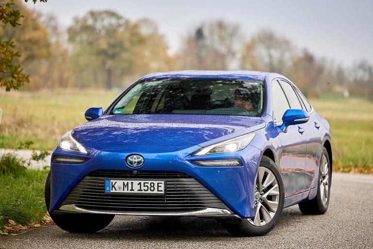 Bringt Toyota das Wasserstoffauto jetzt in Fahrt?