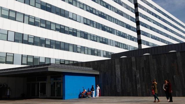 Caos en el HUCA: largas colas y turnos “de palabra” al estropearse el ...