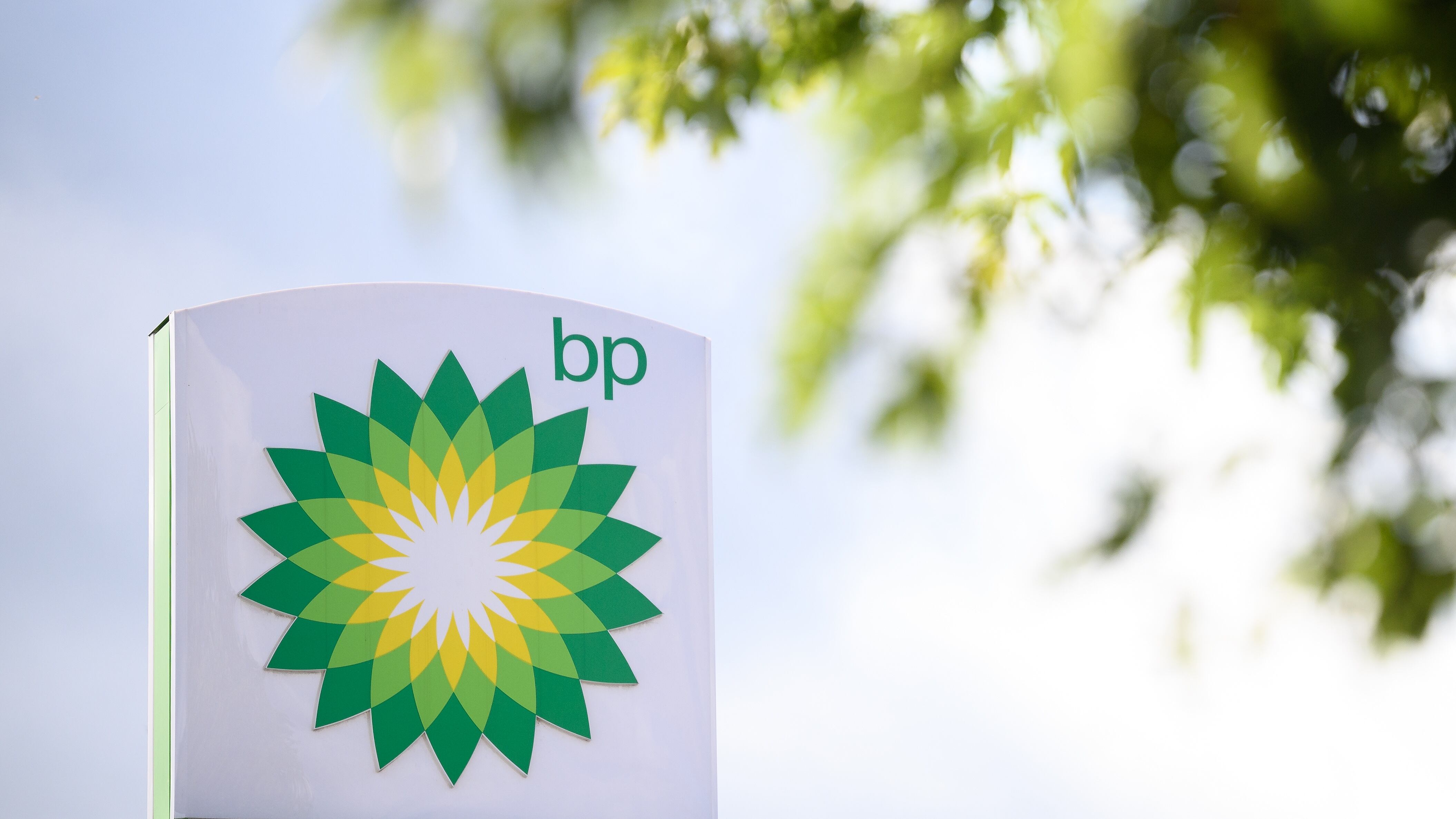 A BP-Shell merger would create a truly global UK oil champion