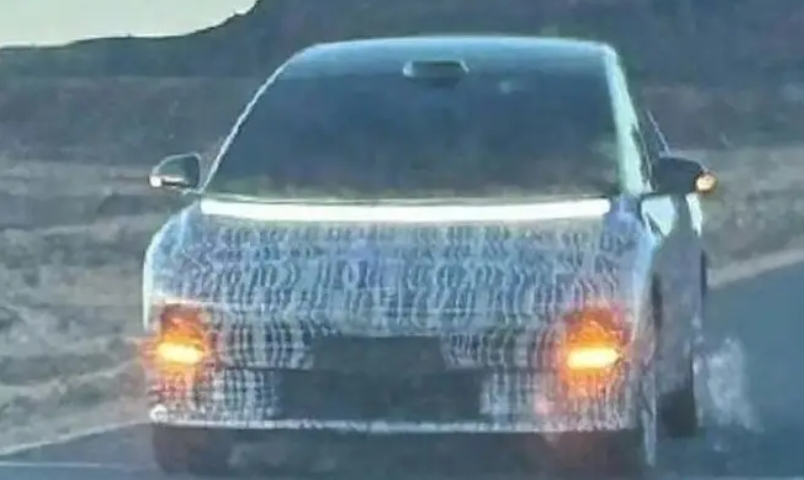 理想首款纯电SUV i8曝光，命名确认，配置豪华，充电超快