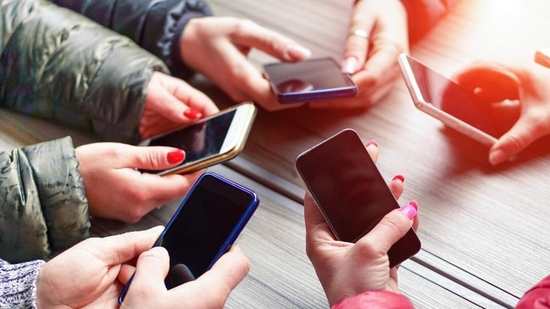 Make your brain younger: This one phone setting can reverse 10 years of ...