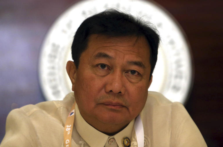 Duterte allies seek suspension of 4 House leaders before Ombudsman Duterte allies seek suspension of 4 House leaders before Ombudsman