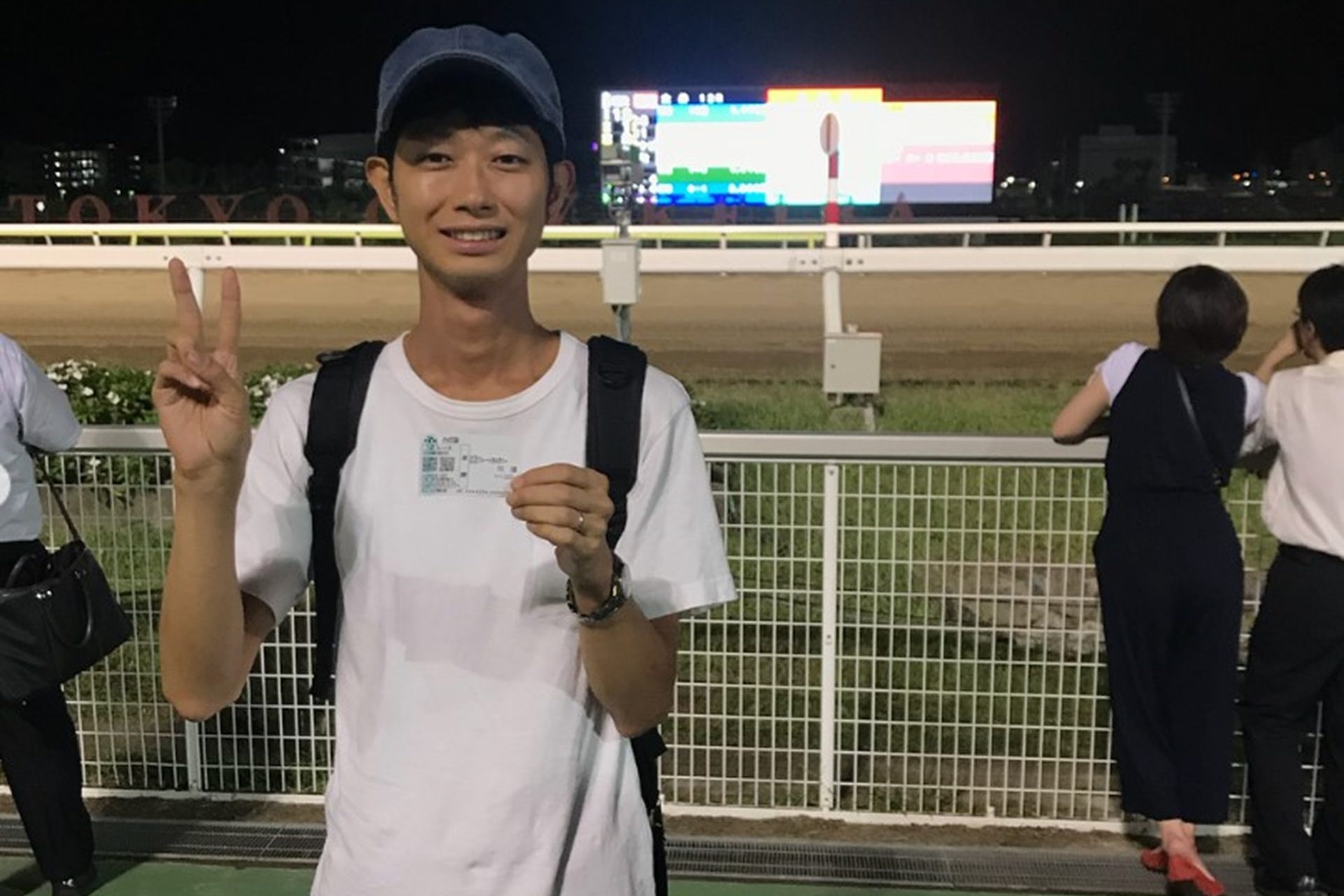 Living the dream: Meet the 'Do Nothing Guy'