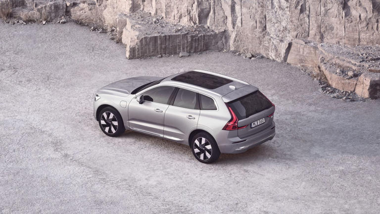 Volvo’s Best-Selling XC60 SUV Gets A Refresh For 2026