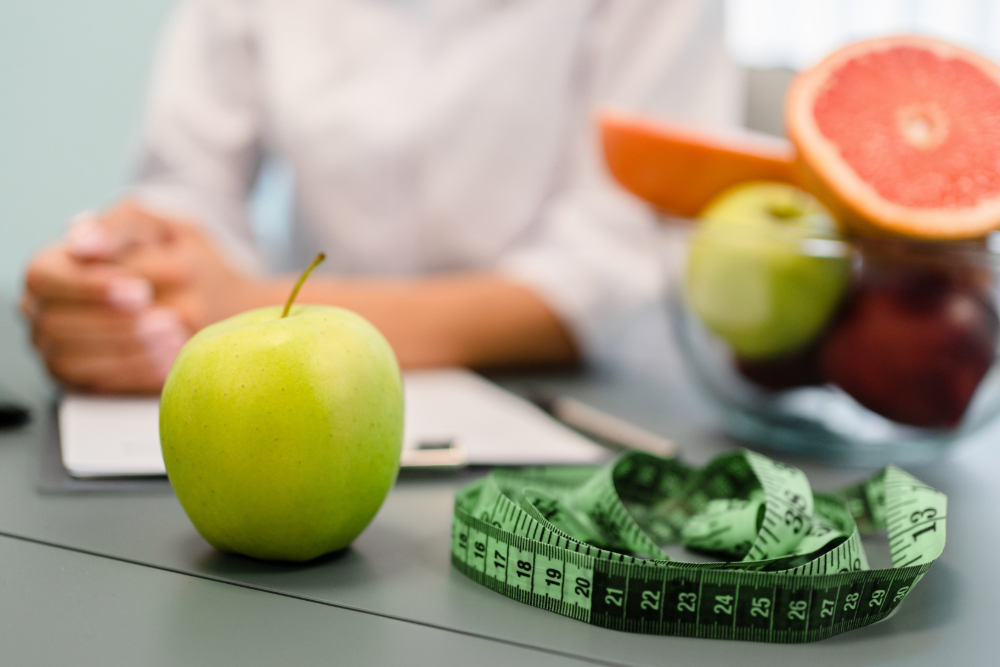 10 Smart Ways to Cut Calories Without Feeling Hungry