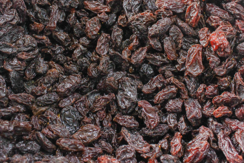 How raisins can affect your body if you eat them every day