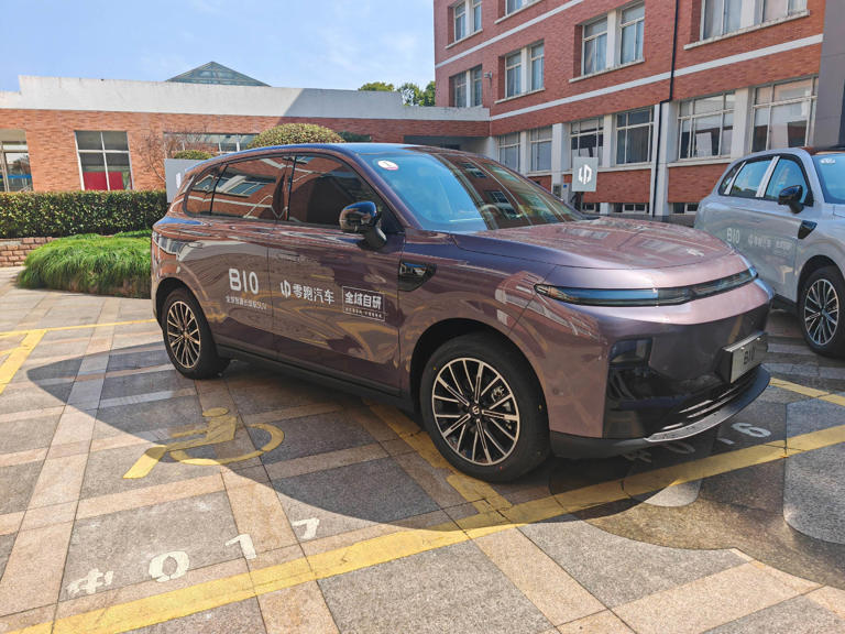 零跑B10实车图抢先看！超越元PLUS，激光雷达加持，续航达510km