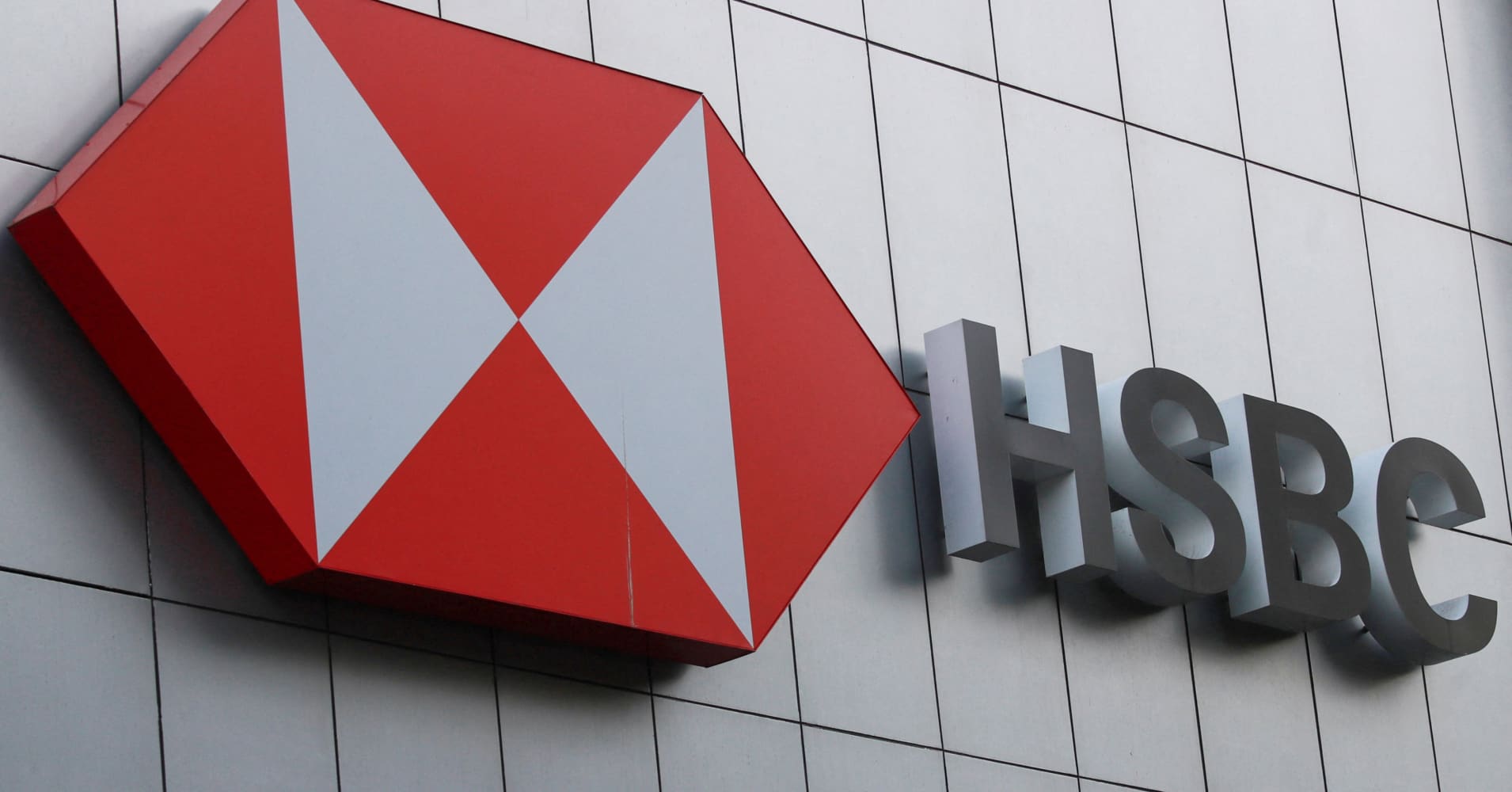 HSBC announces share buyback of up to $2 billion as annual profit jumps ...