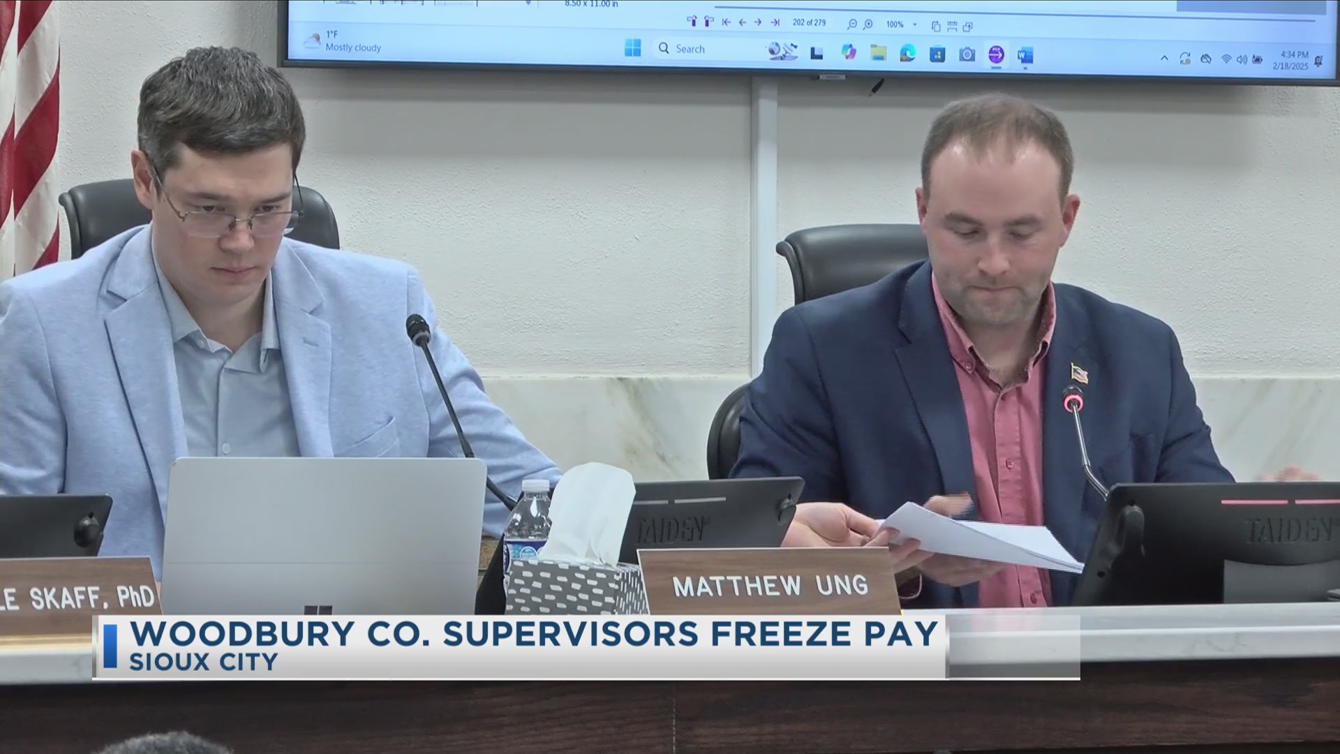 Woodbury Co. Supervisors Freeze Pay