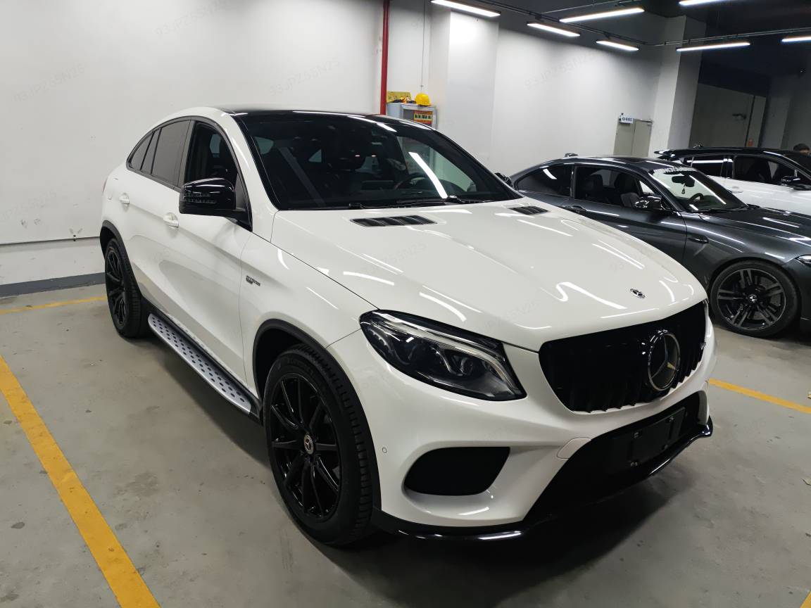 奔驰 奔驰GLE轿跑 2018款 GLE 320 4MATIC 轿跑SUV实拍图
