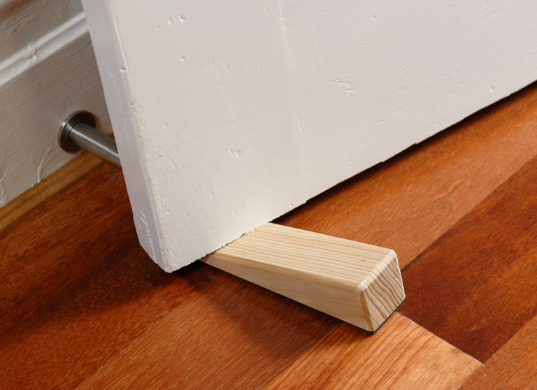 12 Smart Ways to Lock a Door Without a Lock