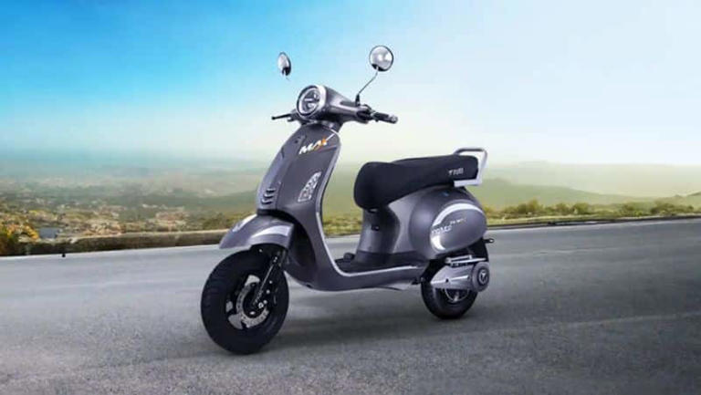Jio Smart Electric Scooter: Know more about Jio Things and PURE EV