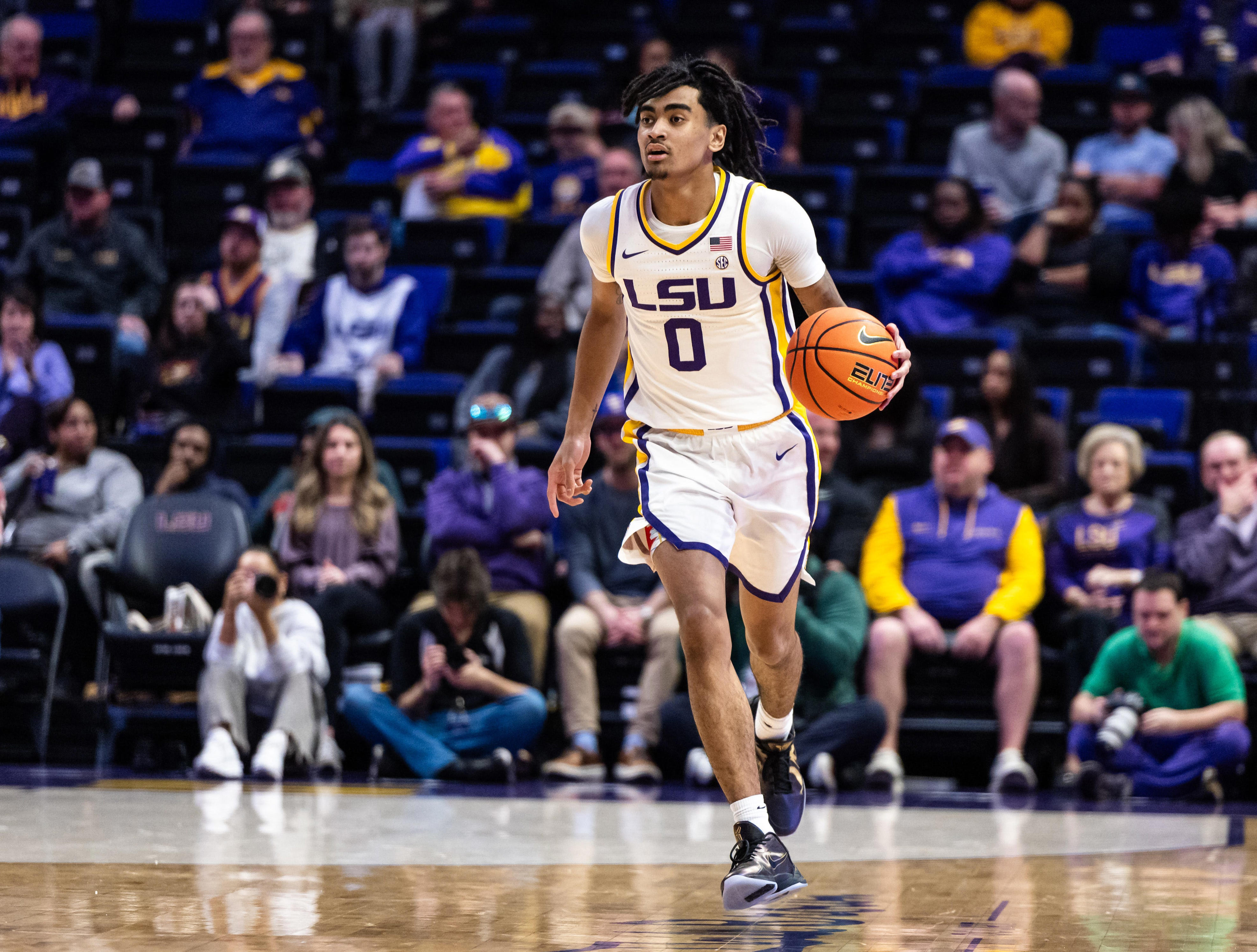LSU basketball gets hot from deep to breeze past South Carolina