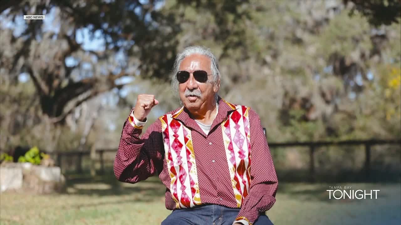 Leonard Peltier leaves prison after sentence commuted in death of FBI ...