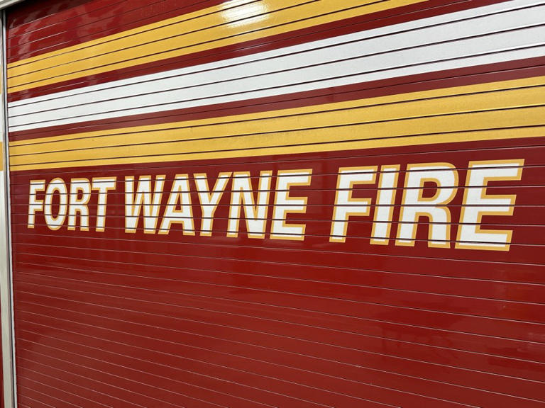 ‘We are not enemies’: Mayor Tucker defends FWFD chief as union ...