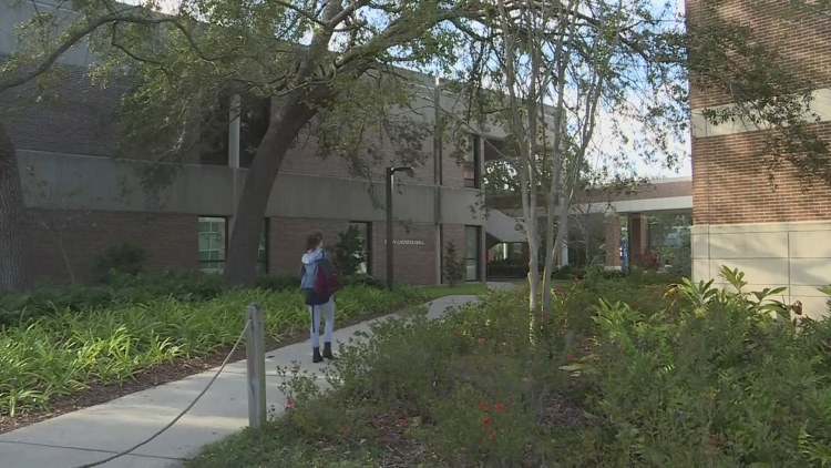 'We have a right to remove you': Hundreds of international student ...