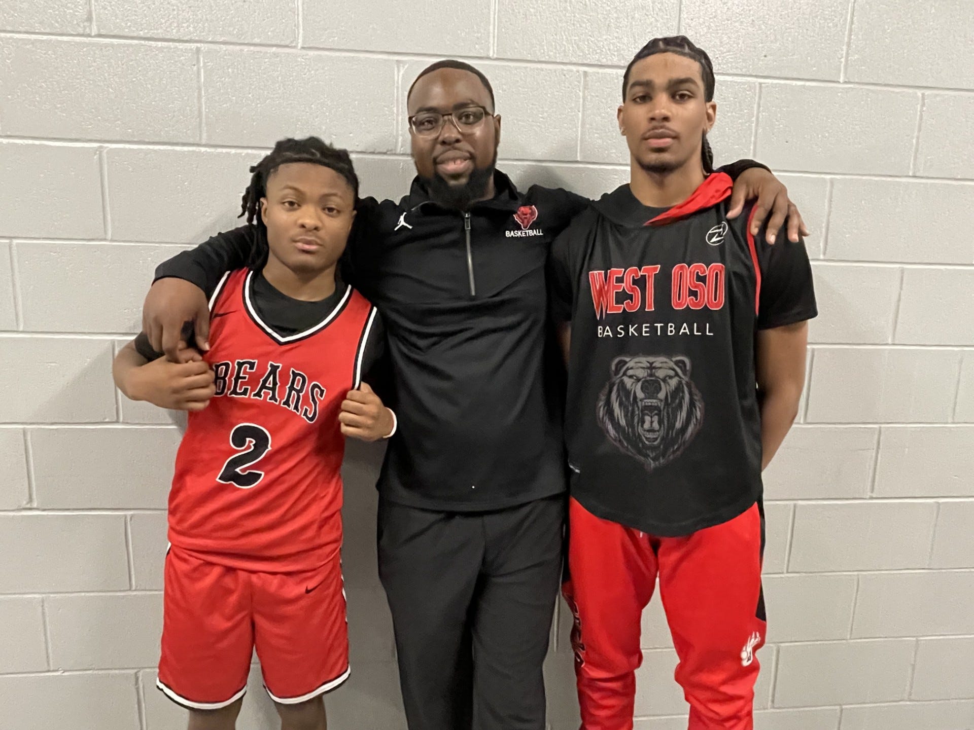 West Oso alumni, head coach Chantze Avery helping Bears rebuild winning ...