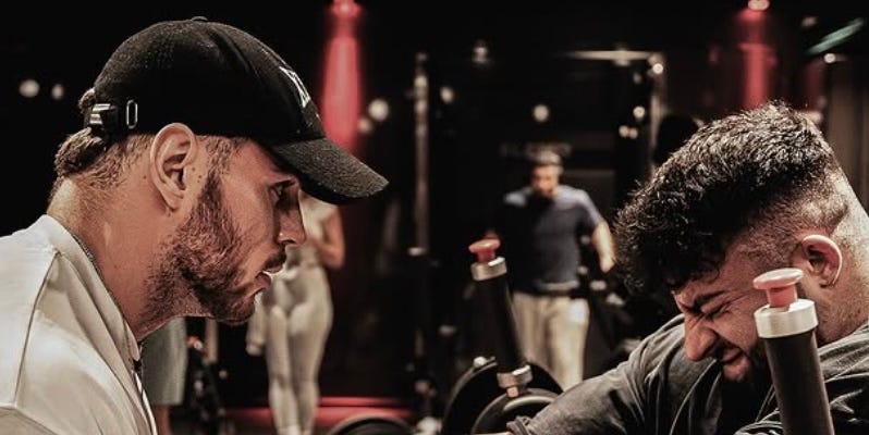 Locura absoluta con el culturista de 22 años Jack Eagles, "el diamante ...