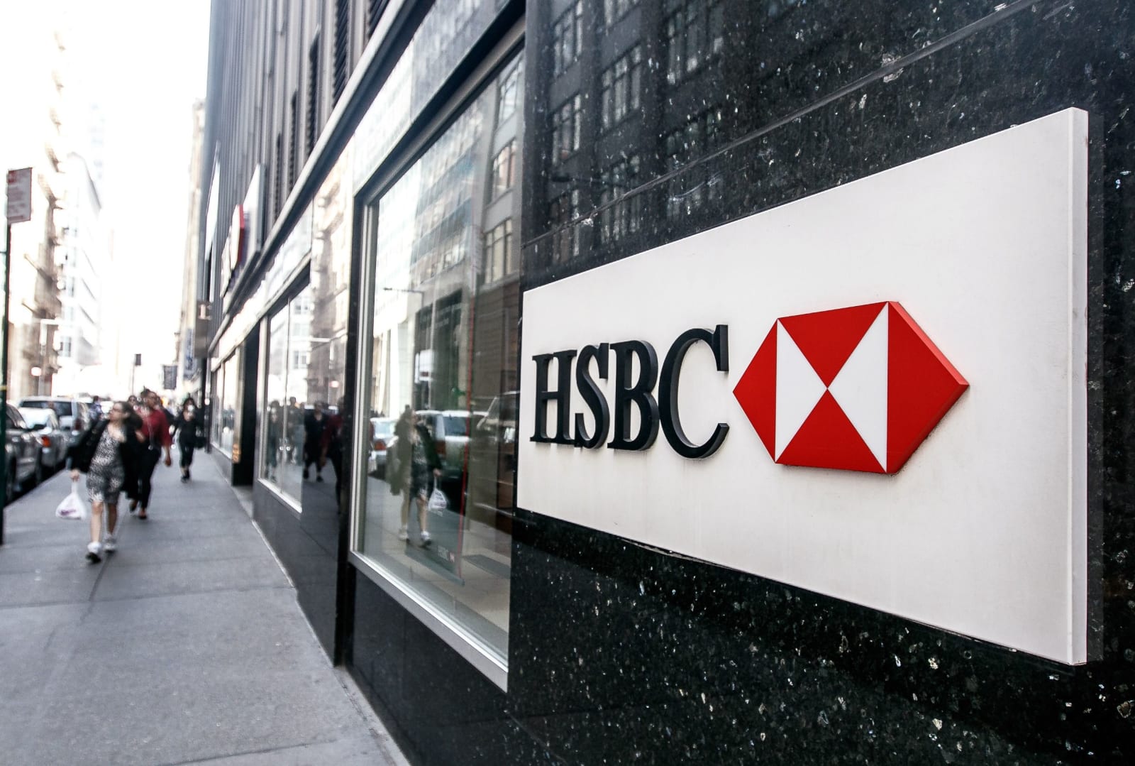 HSBC launches $2 billion share buyback as annual profit rises 6.5%
