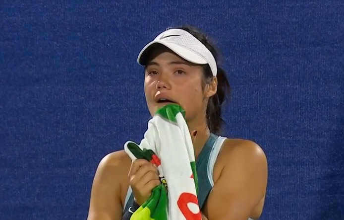 Emma Raducanu in tears as spectator displaying 'fixated behaviour ...
