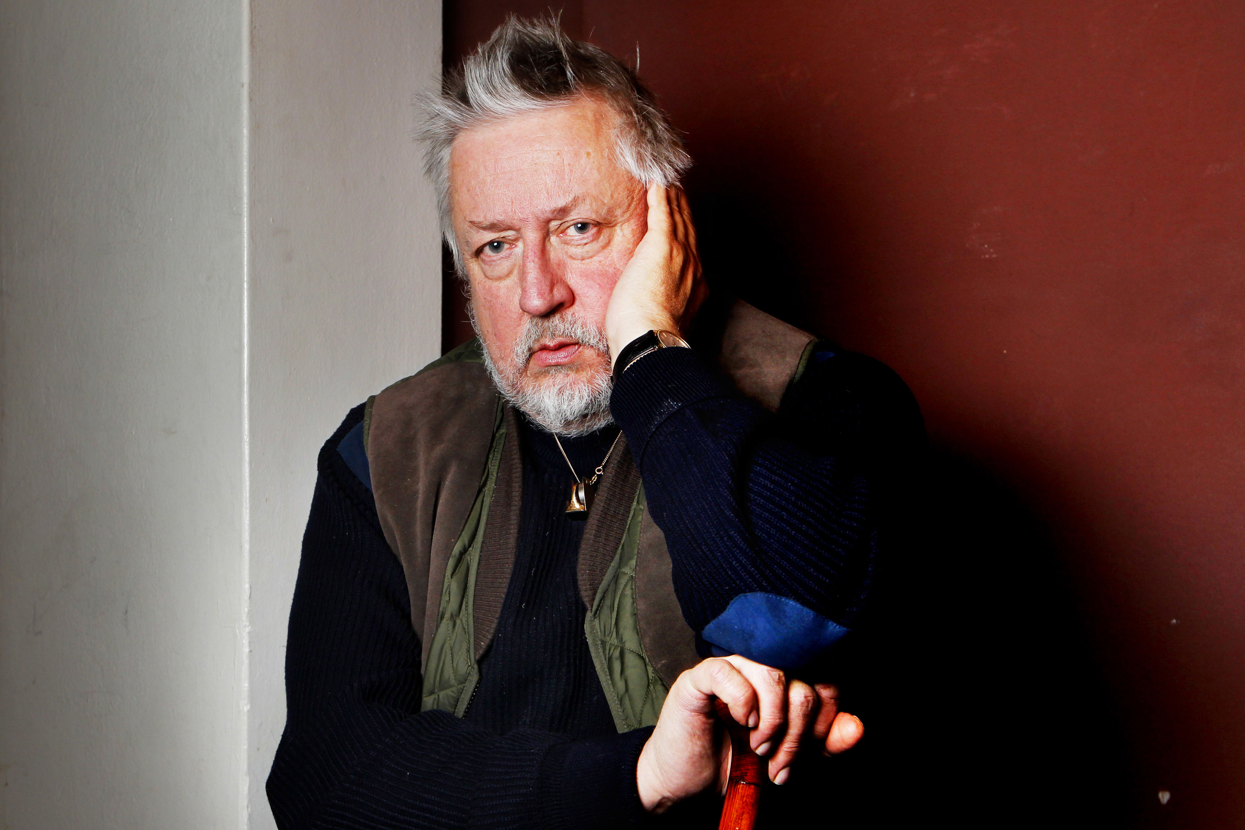 Leif G.W. Persson skal skyte med AR-15 på svensk TV i kveld