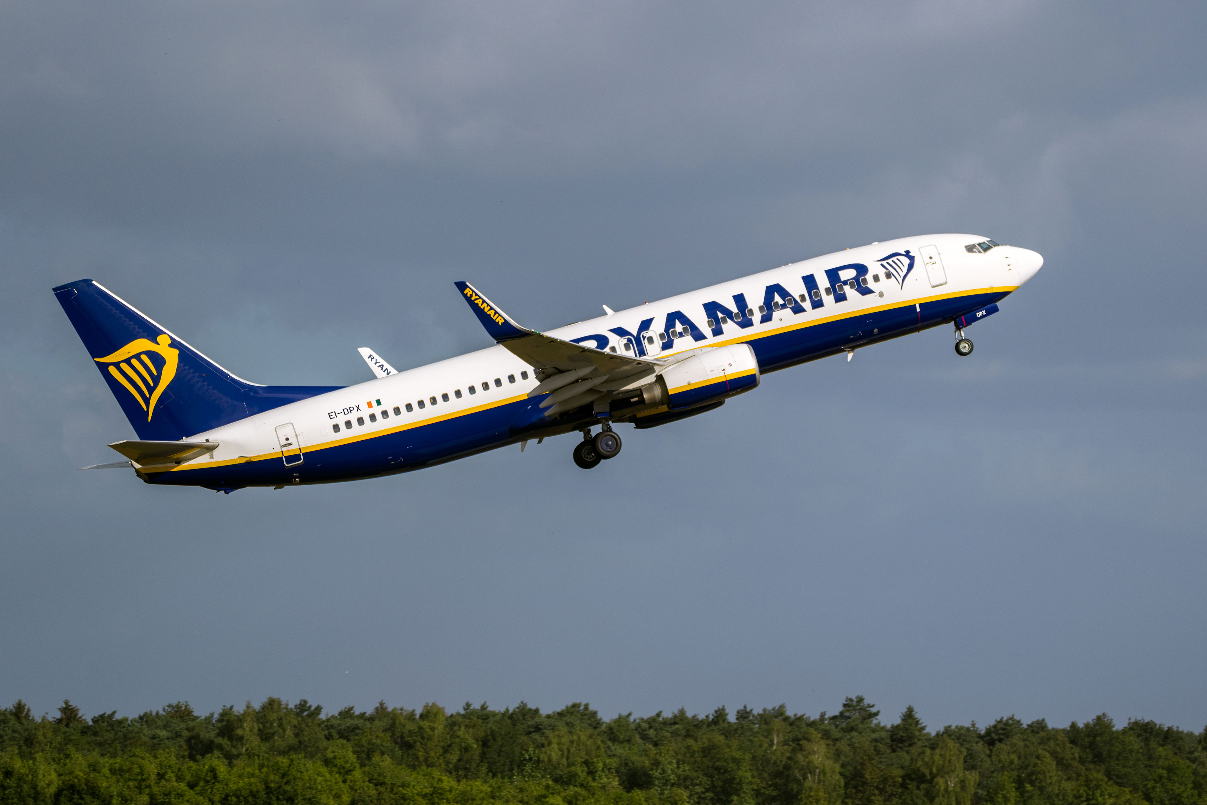 Elle embarque sa gourde dans l’avion, Ryanair la facture 60 euros pour ...