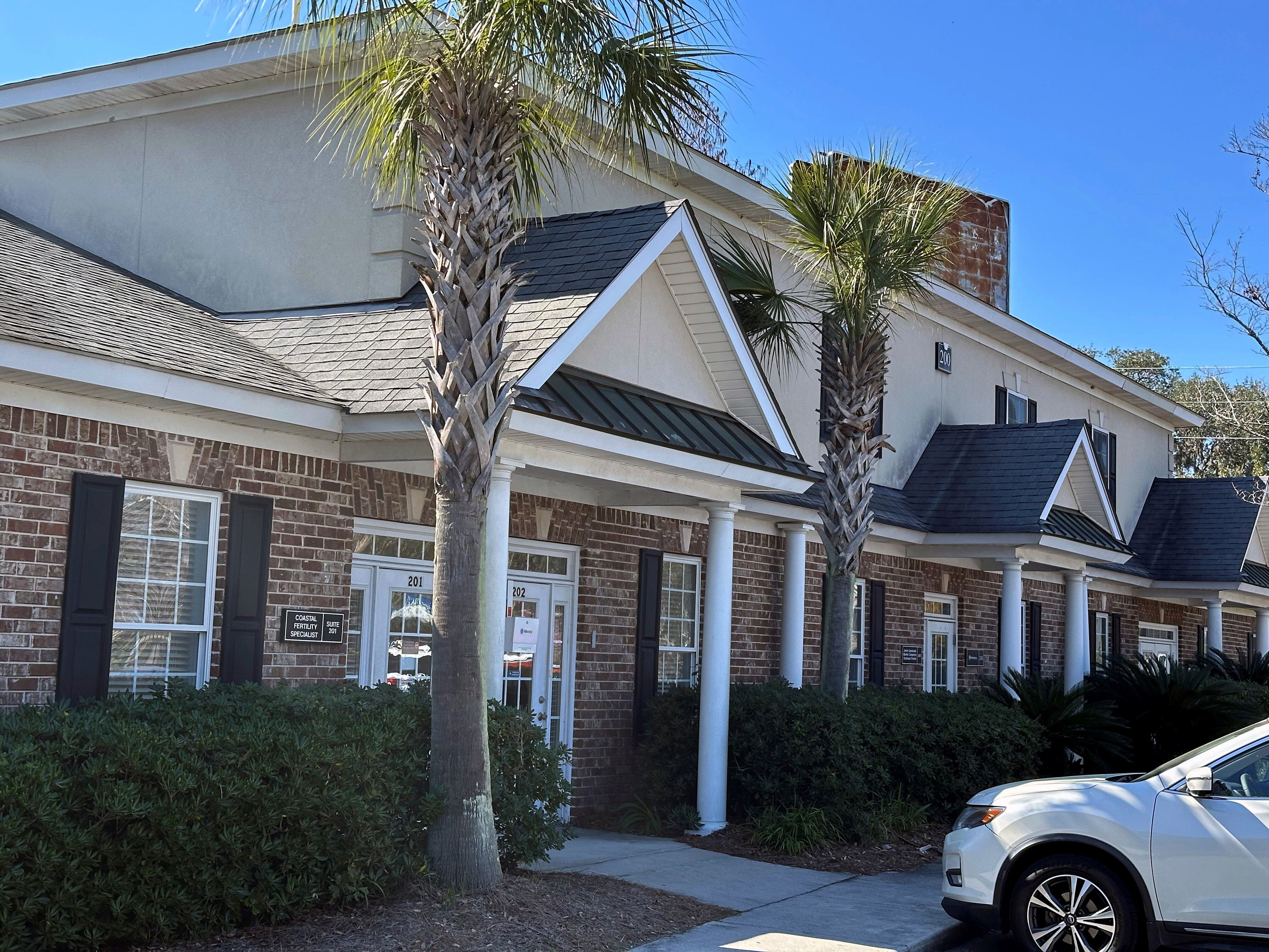 GA woman sues fertility clinic, says she gave birth to another patient ...