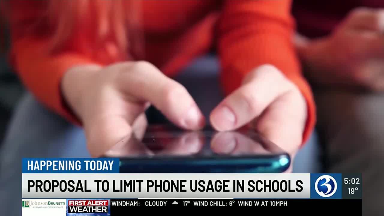 Plan to limit cell phones in schools heads to lawmakers