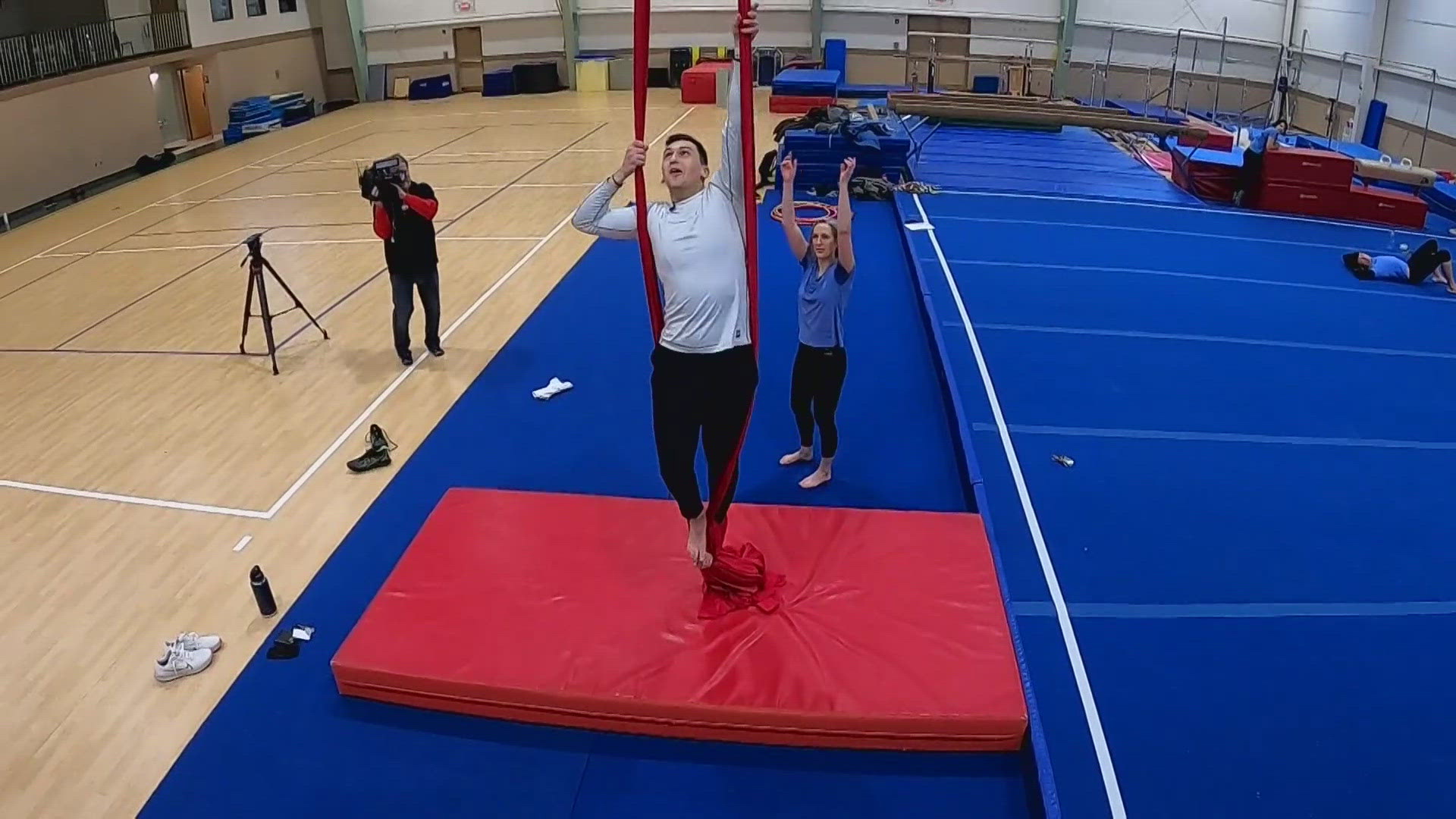 'Greenberg Gives it a GO!' | Crooked River Circus showcases aerial arts ...